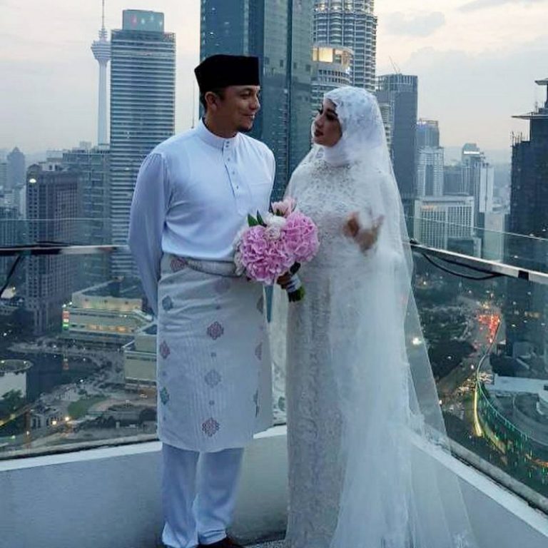Sah Dengan Sekali Lafaz, Kini Engku Emran & Bella Selamat Disatukan ...