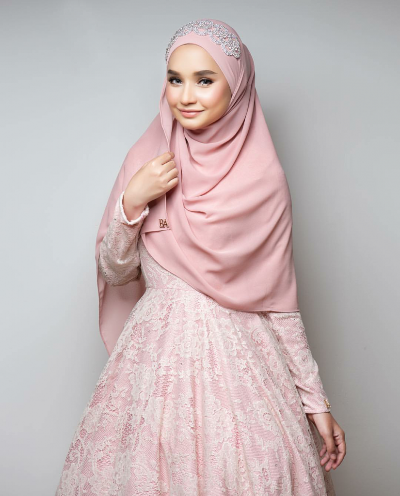 Wajah Terkini Pengasas Kecantikan DE’WAJAH, Datuk Junaidah Kitting ...