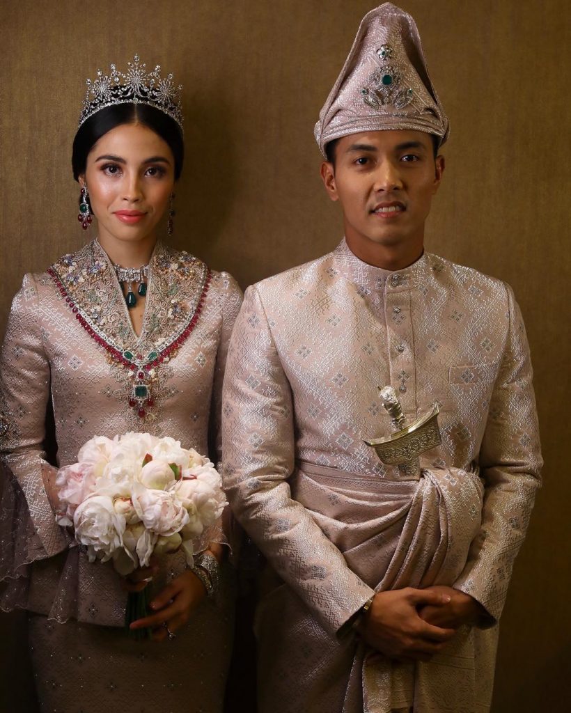 Manis & Berseri-seri Tengku Puteri Iman Afzan Ketika Istiadat Menempah ...