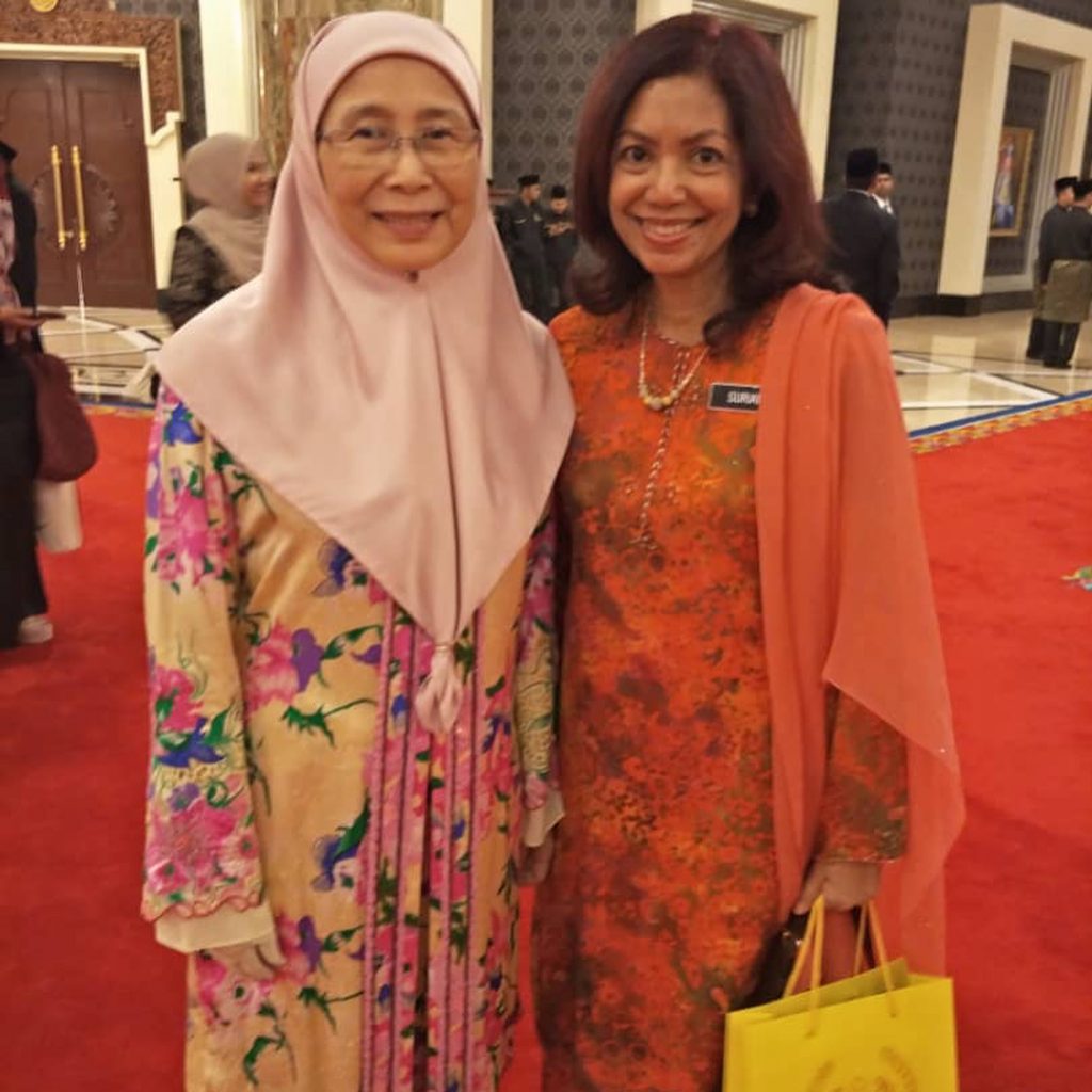 Anggun Di Usia 51, Dato' Suriani KSU Kementerian Komunikasi dan ...