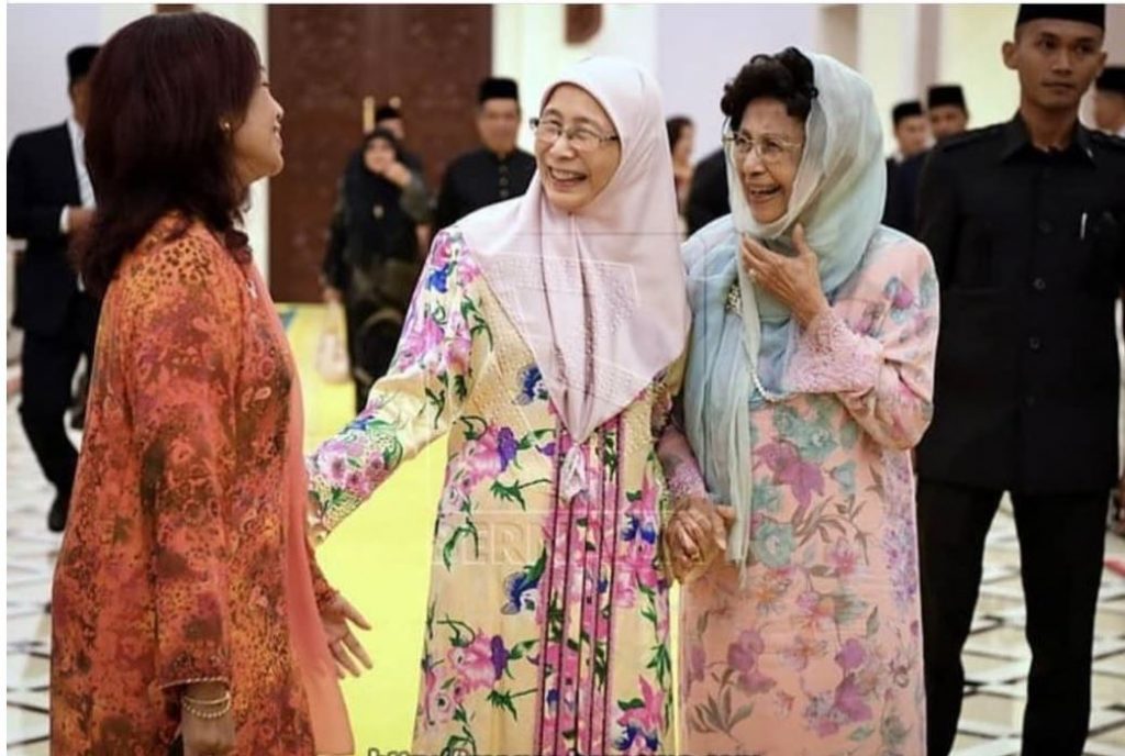 Anggun Di Usia 51, Dato' Suriani KSU Kementerian Komunikasi dan ...