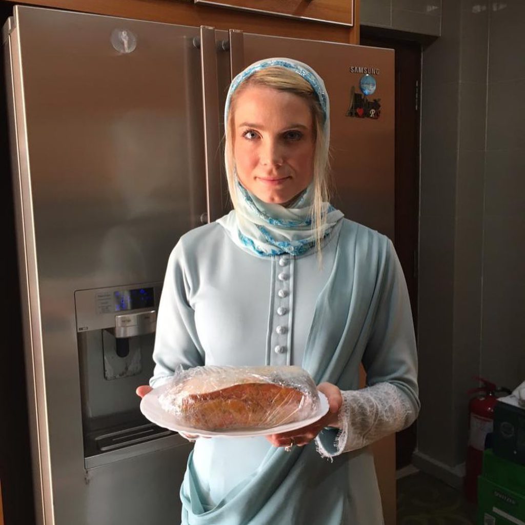 CHE PUAN SOFIE Belajar Kursus Bahasa Melayu & Pengajian Islam Di UMK