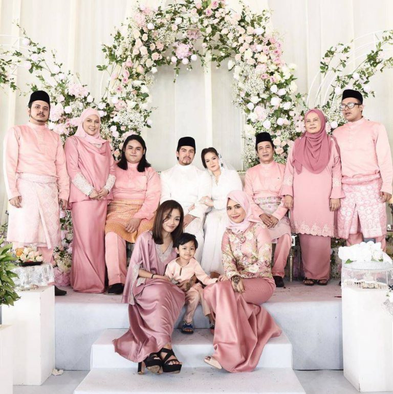 Pasangan Sama Cantik Sama Padan Datuk Syed Sobrie & Datin Azie Terima ...