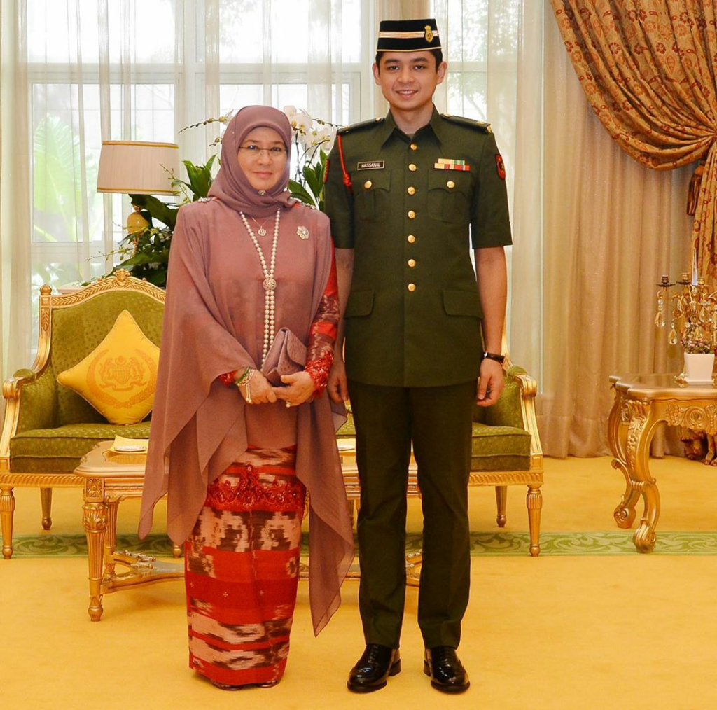 Pemangku Raja Pahang, TENGKU HASSANAL Sumbang Elaun Diraja 6 Bulan Ke ...