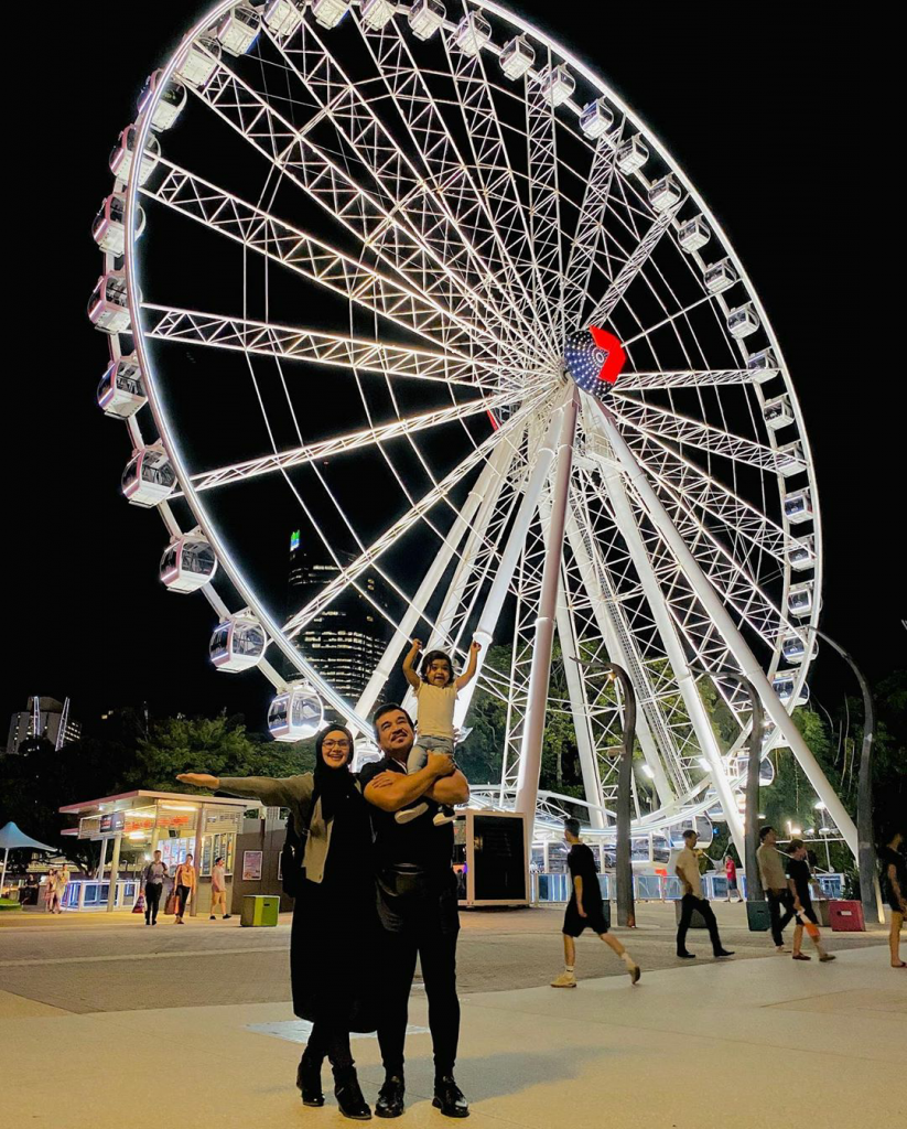 Gaya Ranggi TENGKU PERMAISURI NORASHIKIN Dalam Jean Biru & Kemeja Putih ...