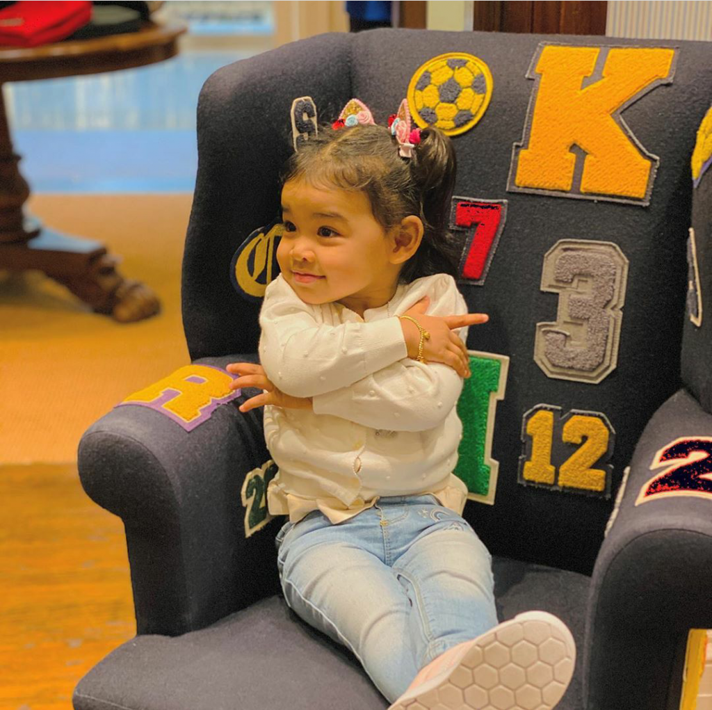 Gaya Ranggi TENGKU PERMAISURI NORASHIKIN Dalam Jean Biru & Kemeja Putih ...