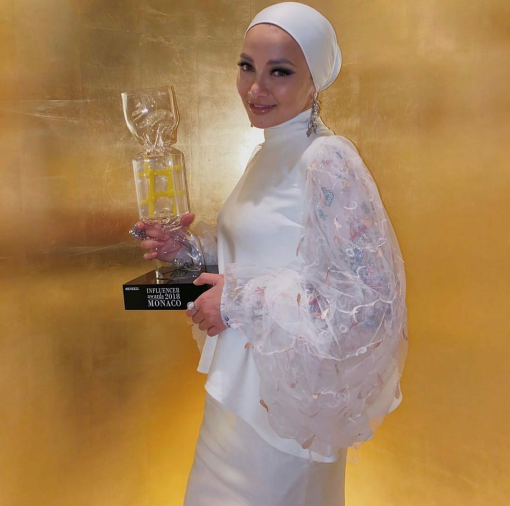 Neelofa Tak Pernah 'Hutang A', DATIN NOOR KARTINI Dedah Sikap & Cara ...