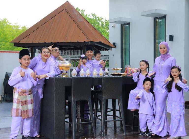 5 Selebriti Kongsi Gambar Raya Keluarga Penuh Ceria, Siapa Kata Anak ...