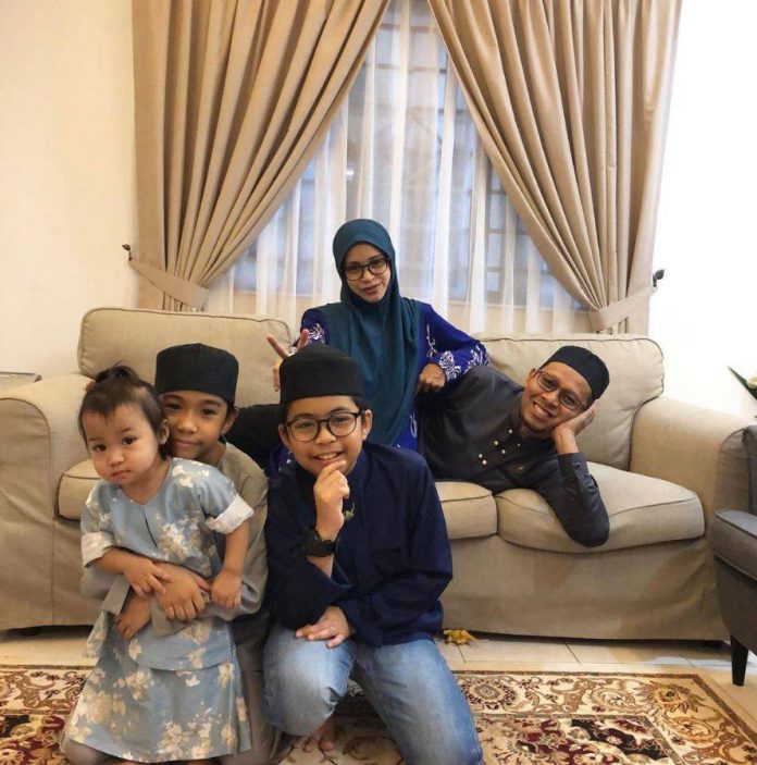 Ibu Anggun Usia 56 & Penjawat Awam Berdedikasi, Dato' Sri Suriani Ahmad ...