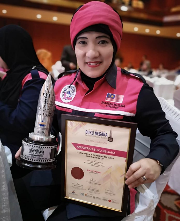 Ratu Ais Negara DR SHARIFAH MAZLINA ‘Pinjam’ Kekuatan Arwah Ibu ...