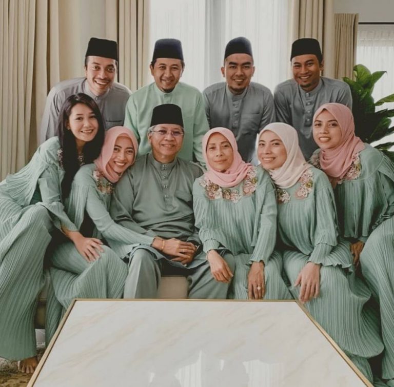 Comelnya ‘Mek Twins’ Cucu Kembar TAN SRI ANNUAR MUSA. Menantu Pun ...