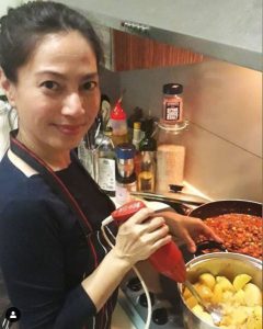 Kekal Menawan, Wajah Pelakon HALIZA MISBUN Di Usia 48 Tahun!