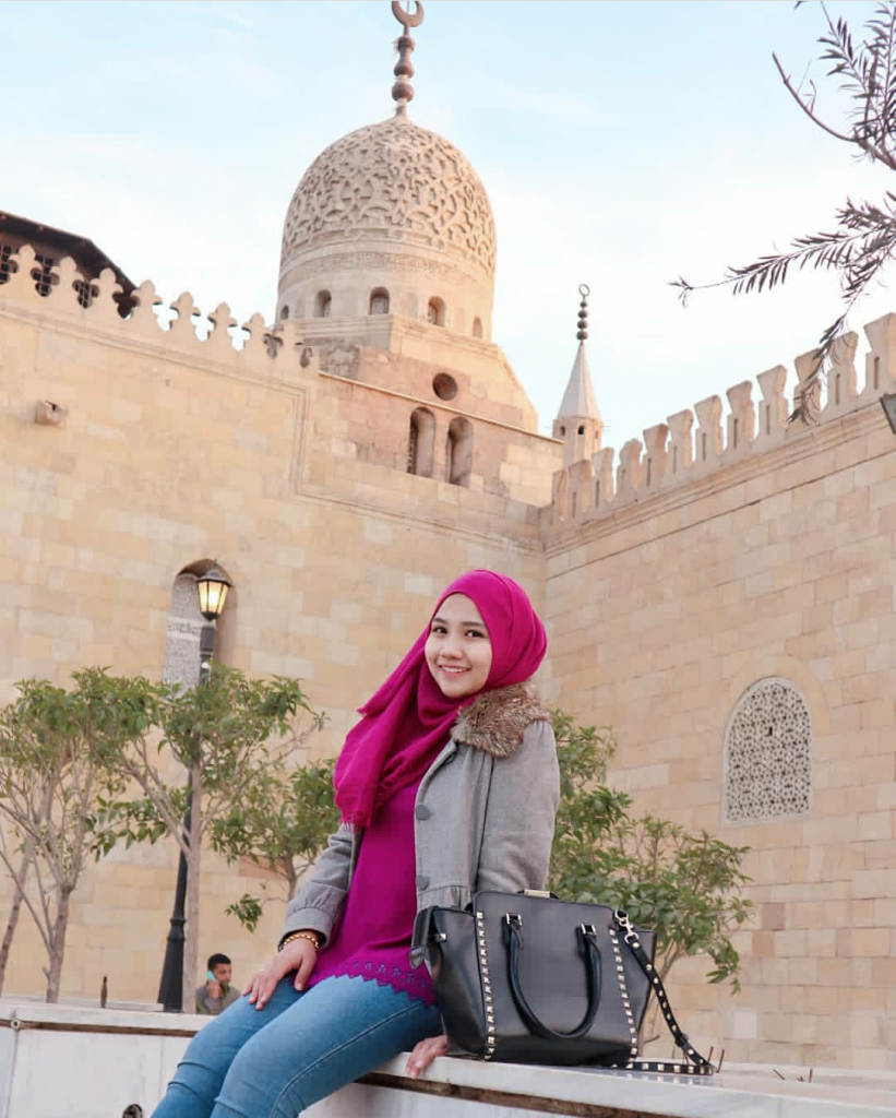 Lulusan Perubatan, DR SYAFIQA HAYRA Anak Arwah Mr Os Yang Bijak, Cantik ...