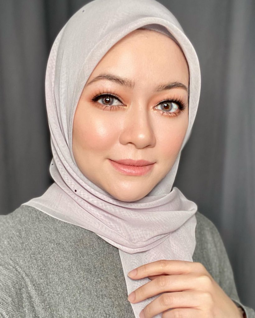 Rezeki Dalam Bidang Solekan, Bee Ramza Lambang Makeup Artist Berjaya ...