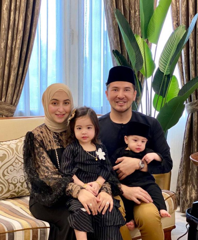 Kenal 6 Bulan, Tunang 5 Bulan Terus Kahwin, Usia 22 Isteri Datuk Azril ...