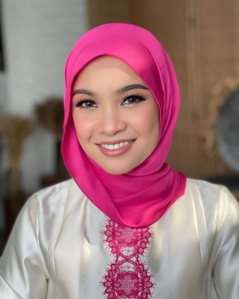 Bukan Sekadar Bergelar Penyanyi, Pelakon & Usahawan, NABILA RAZALI ...