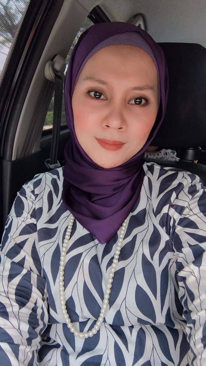 “He Did It On His Own Without His Father Being There..” Ibu DATUK WAN ...