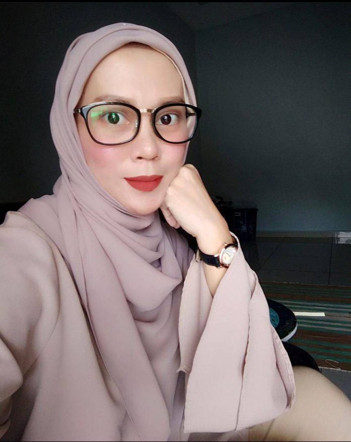 “He Did It On His Own Without His Father Being There..” Ibu DATUK WAN ...