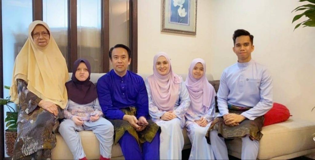 Lepaskan Jawatan Pensyarah, TERPAKSA Ambil Alih Bisnes Keluarga ...