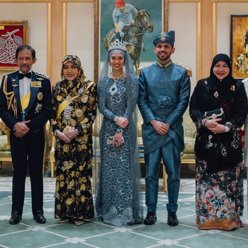 Mengangkat Keindahan Kain Tenunan Brunei, Bernard Chandran Dedah Asal ...