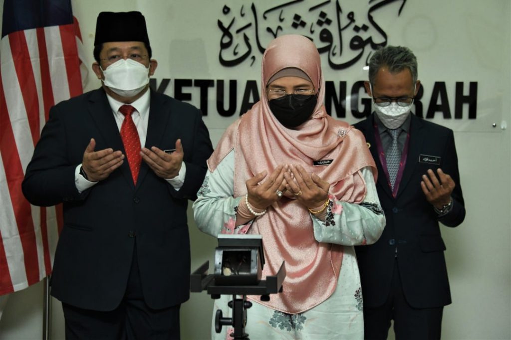 Pecah Tradisi JAKIM, DATUK HAJAH HAKIMAH Wanita Pertama Dilantik Ketua ...