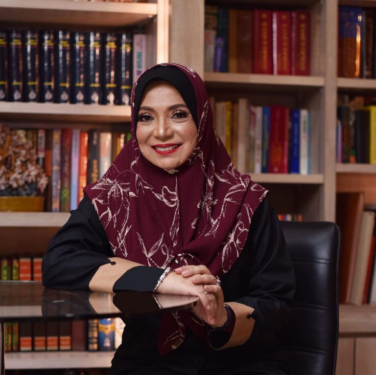 Umur 57 Tahun, Dato' Dr. Mashitah Ibrahim Rasmi Bergelar Pesuruhjaya ...