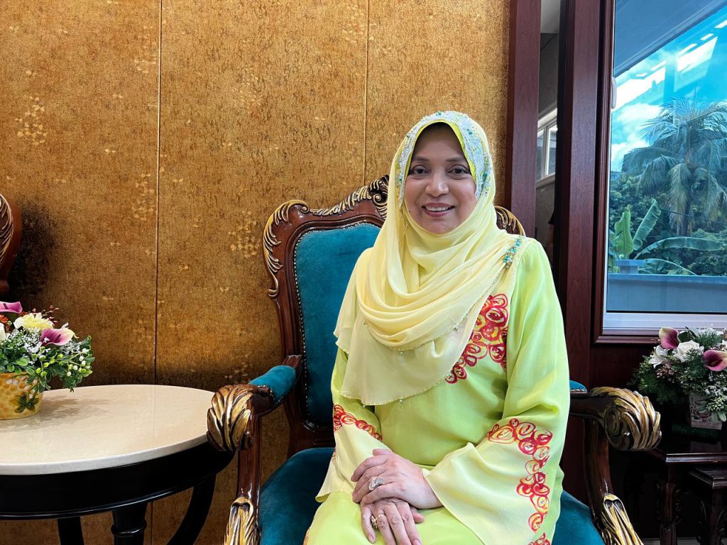 Umur 57 Tahun, Dato' Dr. Mashitah Ibrahim Rasmi Bergelar Pesuruhjaya ...