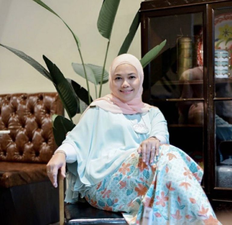 DS Norazlina Awang Had & Suami Rai Anniversary Ke-24, Pilih Bali ...