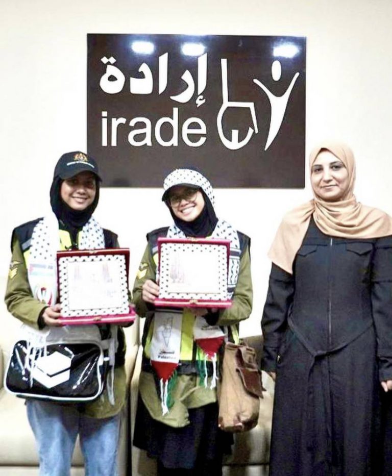 Adik DATIN SERI HELIZA HELMI Terima Ijazah & Bergelar Hajah Di Usia 25 ...