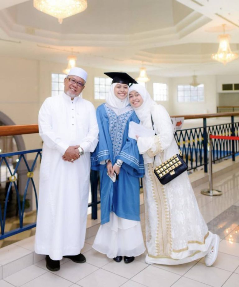 Adik DATIN SERI HELIZA HELMI Terima Ijazah & Bergelar Hajah Di Usia 25 ...