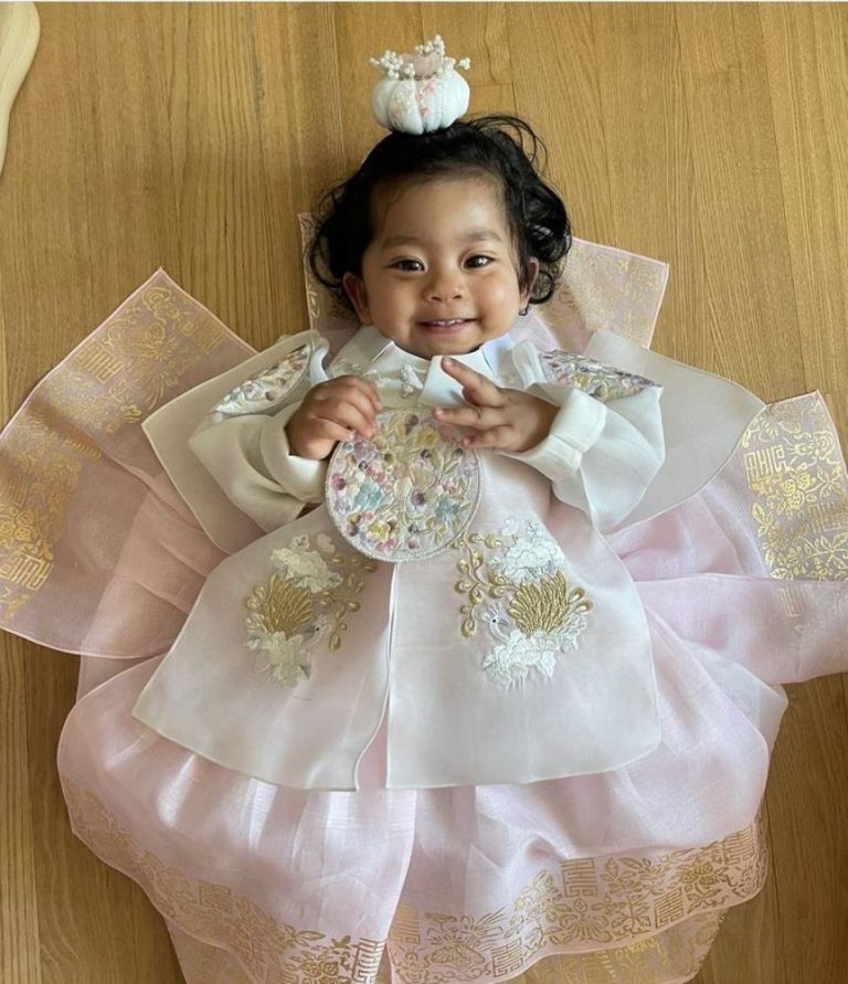 Tan Sri Tony Fernandes & Puan Sri Chloe Kim Rai Ulang Tahun Pertama ...