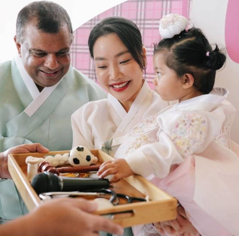 Tan Sri Tony Fernandes & Puan Sri Chloe Kim Rai Ulang Tahun Pertama ...