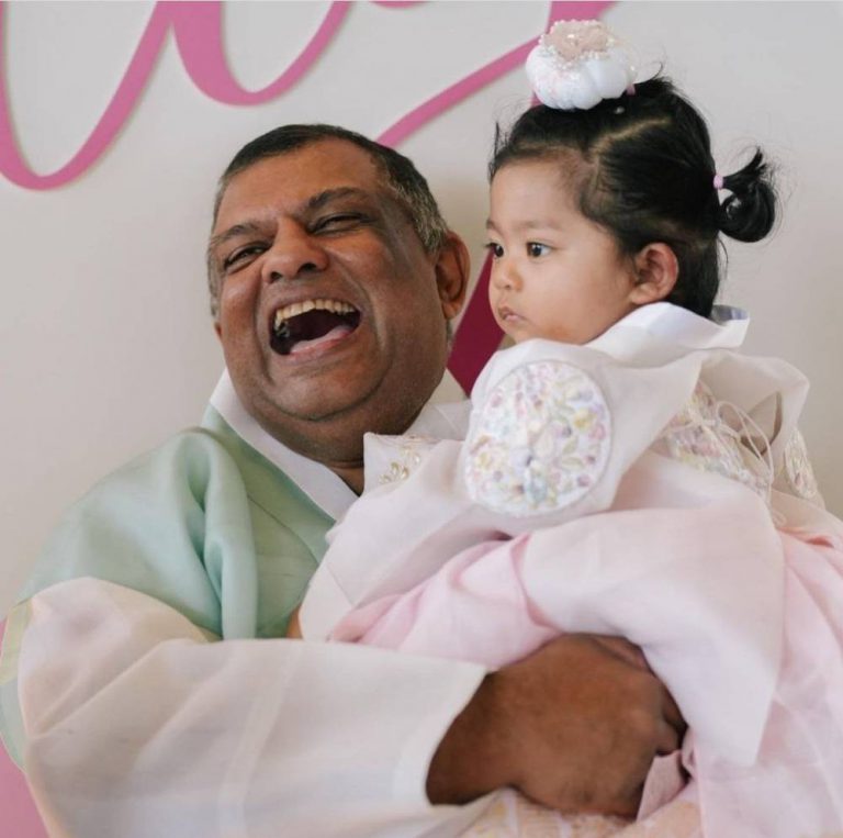 Tan Sri Tony Fernandes & Puan Sri Chloe Kim Rai Ulang Tahun Pertama ...
