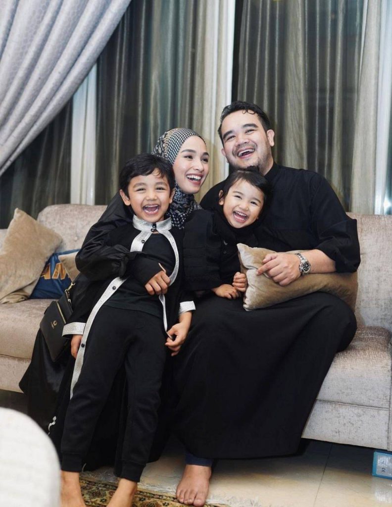 Majlis Ilmu & Sesi Usrah Serikan Kediaman Asyraf Khalid & Tya Arifin. Ukhwah Selebriti Erat Terjalin