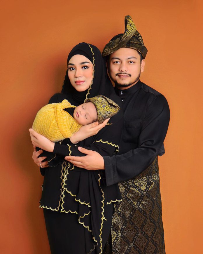 “Akhirnya Sempurna..” UYAINA ARSHAD Dan RAJA SYAHIRAN Akhirnya Dedahkan Wajah Putera Sulung