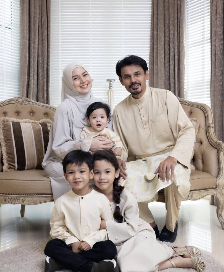 DATIN LISA SURIHANI & Datuk Yusry Ke Tanah Suci, Tunai Ibadah Umrah ...