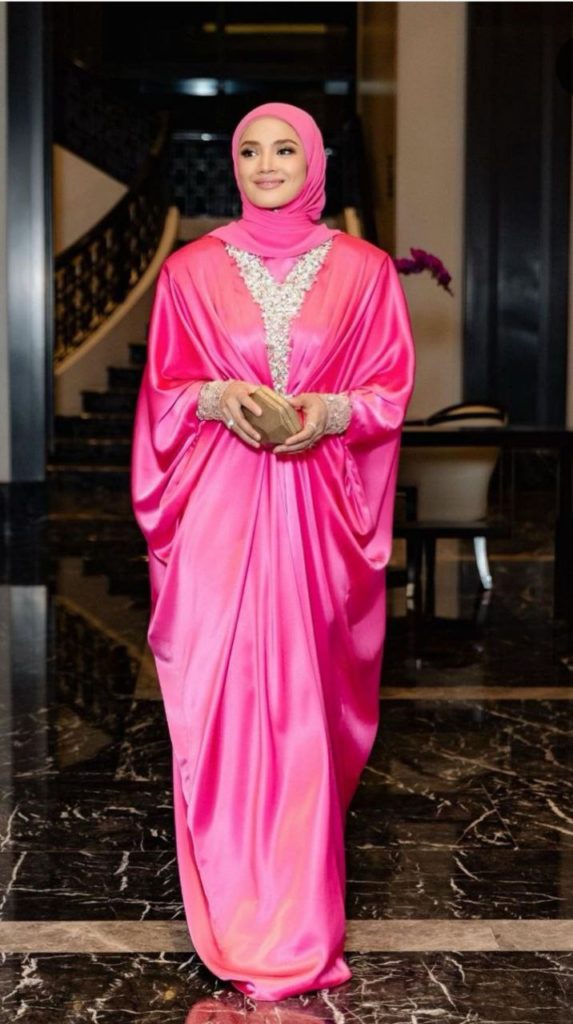 Dulu Pelakon Kini ‘Lady Boss’ SUKE TV, DATIN EMYLIA ROSNAIDA Tulang ...