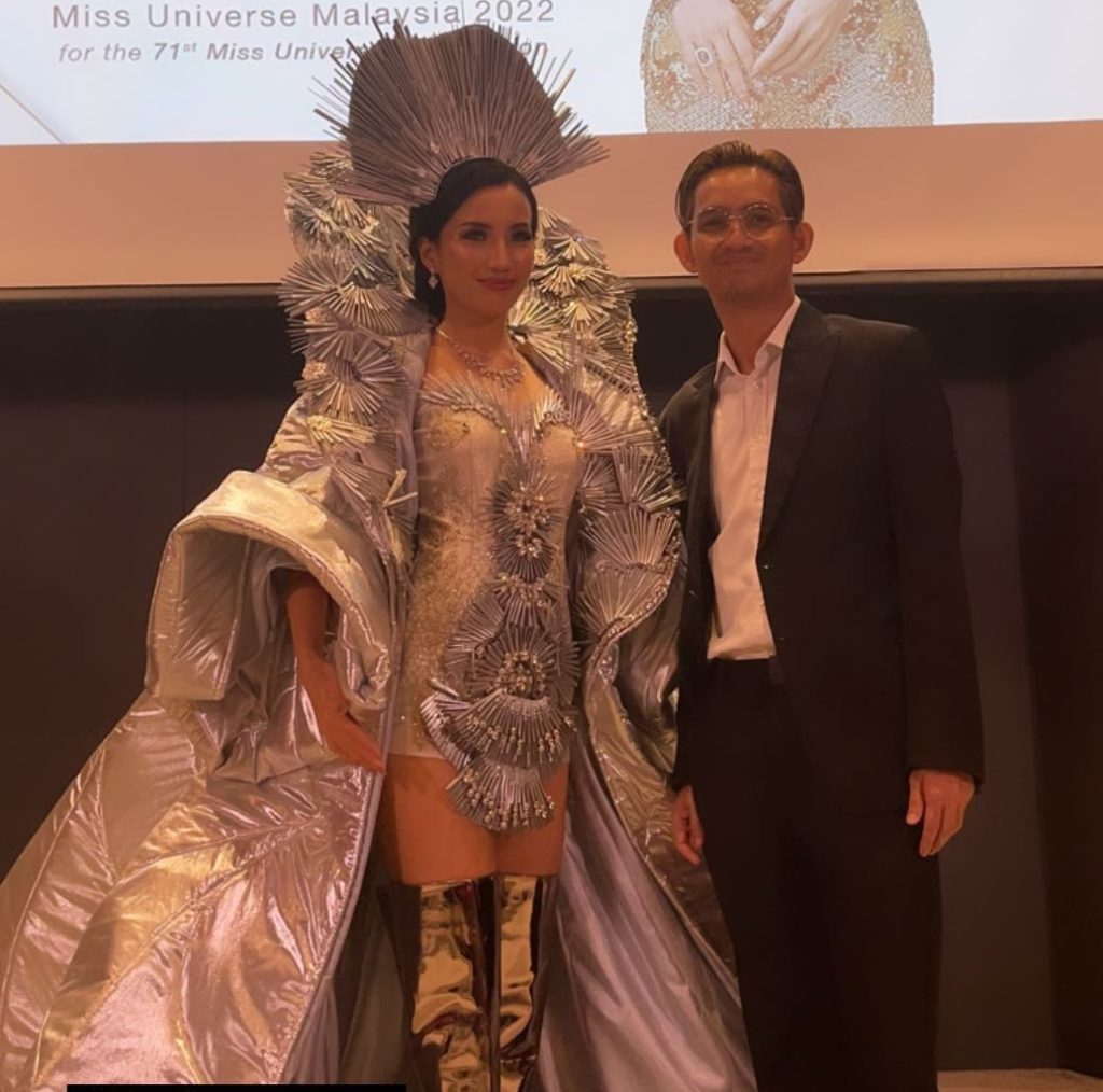Inspirasi Dari Gunung Kinabalu, National Costume Miss Universe Malaysia ...