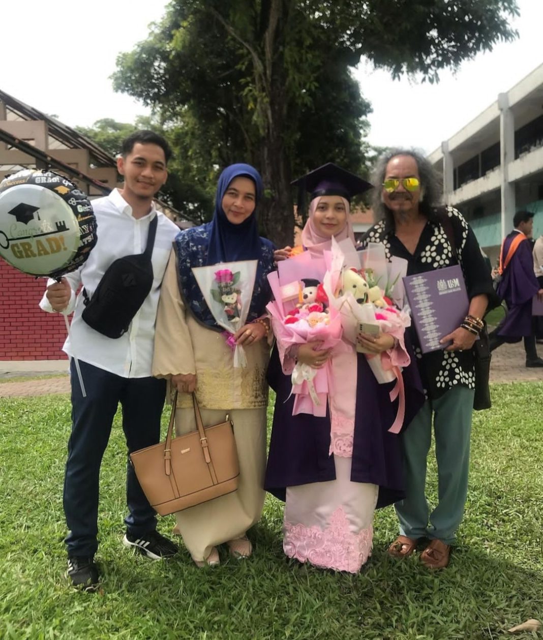 Genggam Ijazah & Tamat Latihan Kor Sukarelawan, Kejayaan Anak Pelakon ...