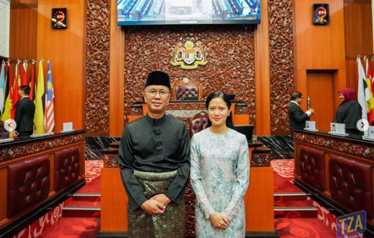 Cantiknya Isteri Menteri Perdagangan Antarabangsa & Industri, Wajah ...