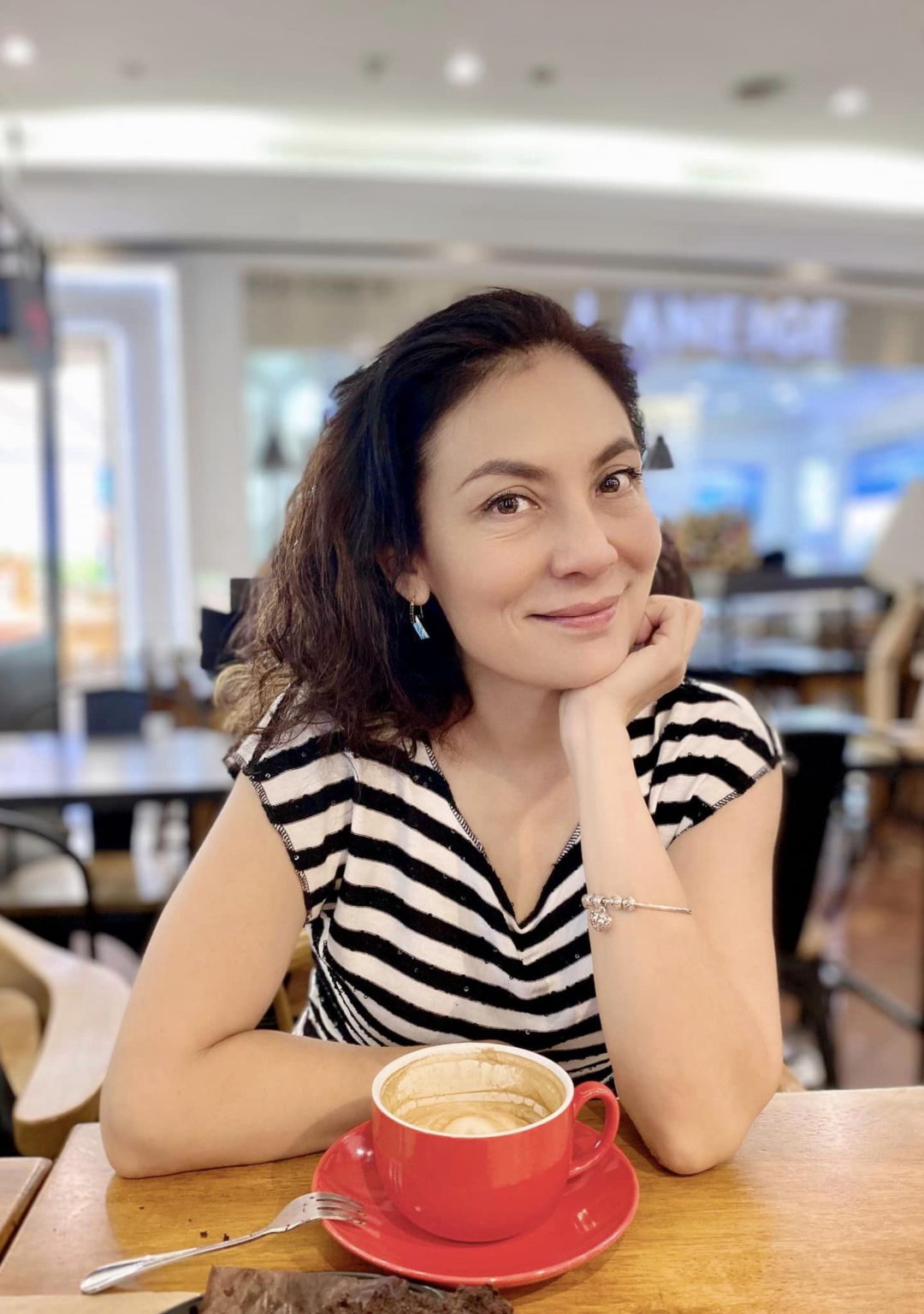 Awet Muda & Miliki Kulit Putih Gebu, Lucy 'Pi Mai Pi Mai Tang Tu' Kini ...