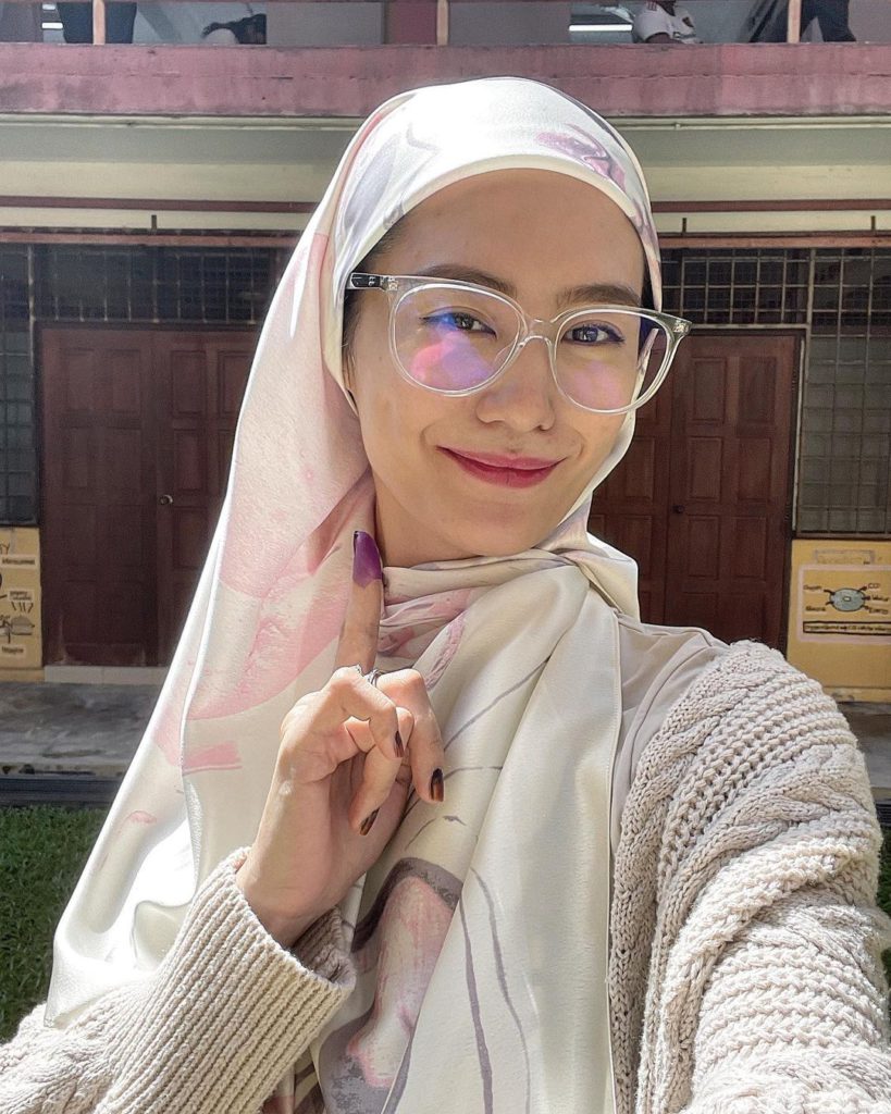 Manis Berhijab Peminat Doakan Bekas Hos Hlive ELEENA SUI Terus ...