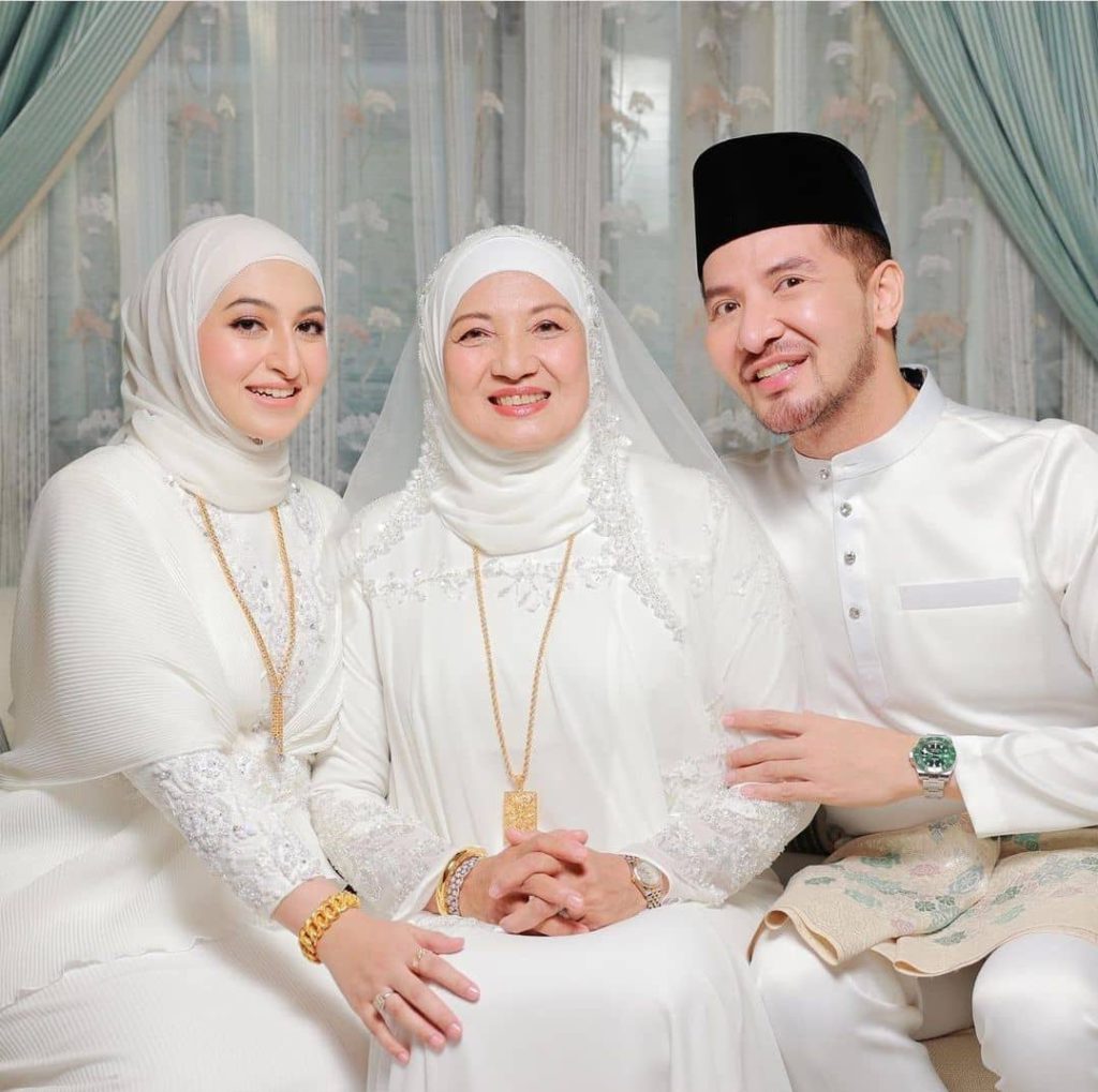 Ibu Kembali Bergelar Isteri Di Usia 64 Tahun, Dato Azril Mohd Radzi ...