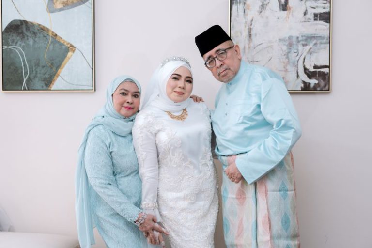 Pakai Rantai Warisan DYMM Tengku Ampuan Selangor, Momen Indah Pernikahan RAJA FARINA Bergelar ...