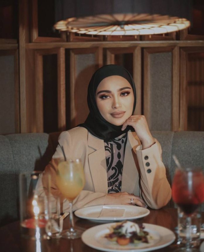 Meniti Usia 60, Susan Lankester Anak Seni Bukan Melayu Berjaya Tanah ...