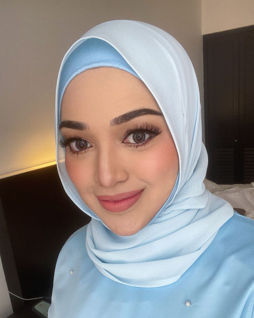 Isteri ‘Pilot’, MAS ALIZA Hijrah Ke Qatar Ikut Suami! Sebak Berjauhan ...