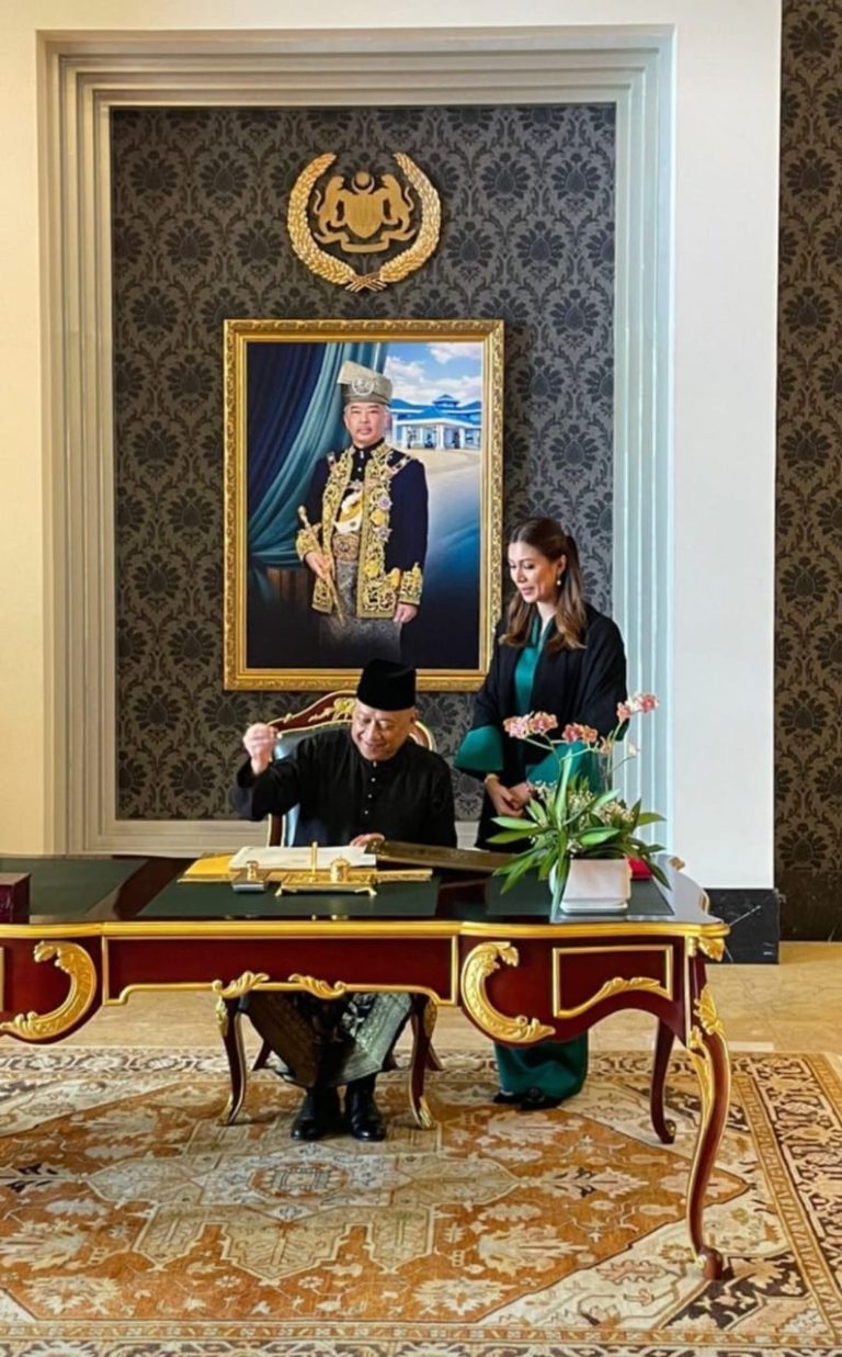 Cantik Usia 40 & Pernah Terbit Buku Masakan Sendiri, DATIN SERI HAFLIN ...