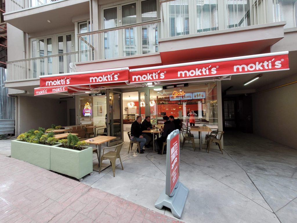 Buka Kedai Mokti's Ice Cream Pertama Di Turkiye, Siti Fatimah Angkat ...