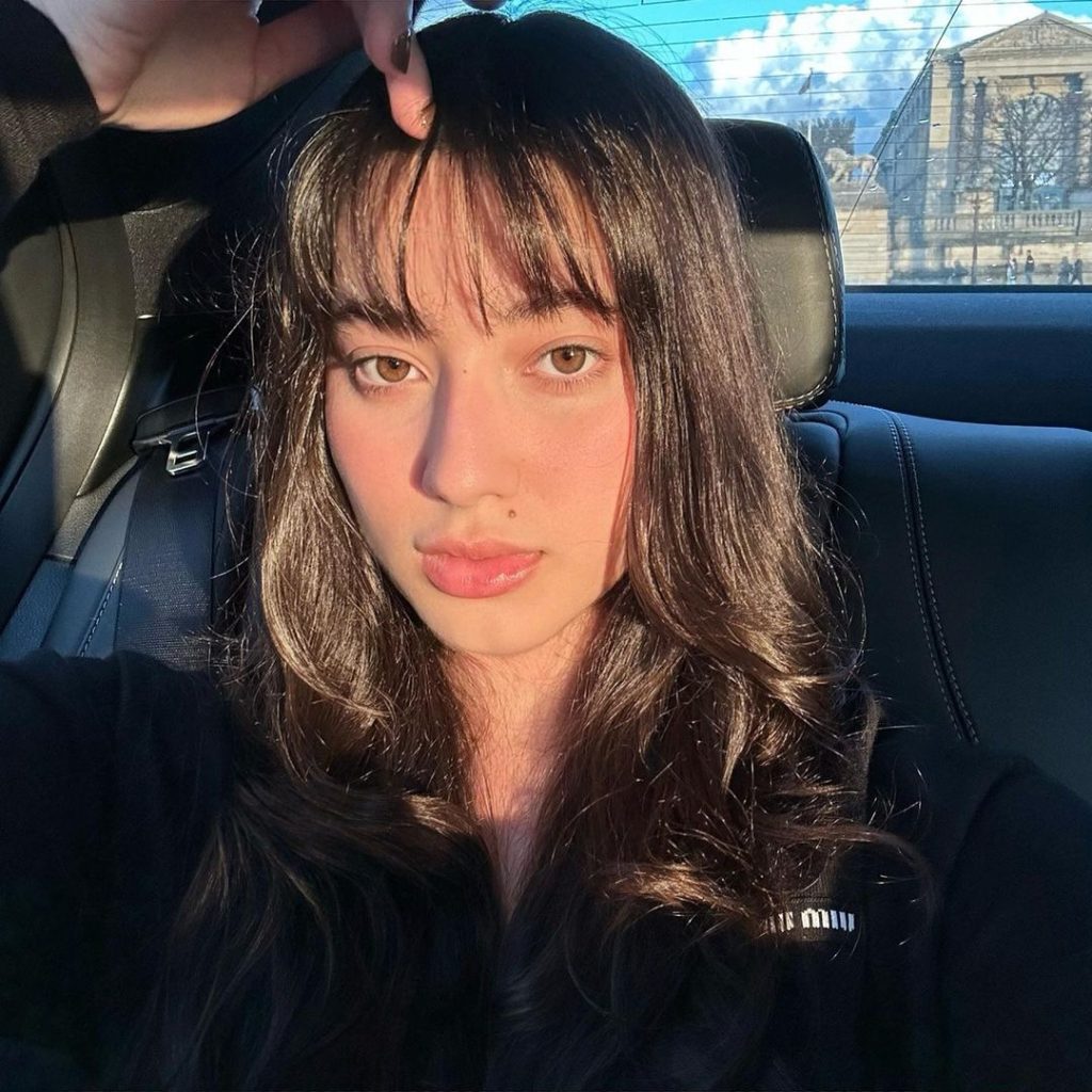 Cantiknya Ibu Raja Azura, Umur 74 Tahun Tapi Nampak Awet Muda. Sporting ...