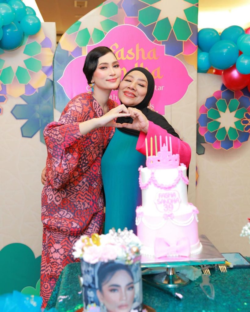 Sambut Birthday Ke-39, Fasha Sandha Tampil Jelita & Telatah Comel Anak ...